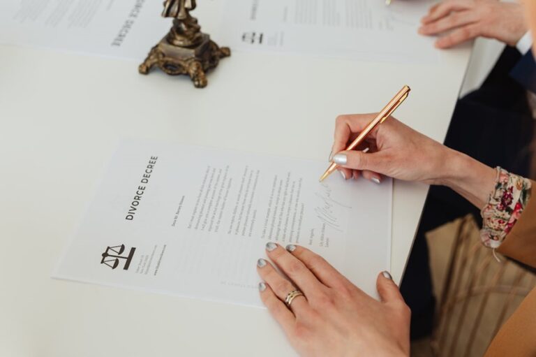 Perdre/Conserver le nom marital après divorce : démarches